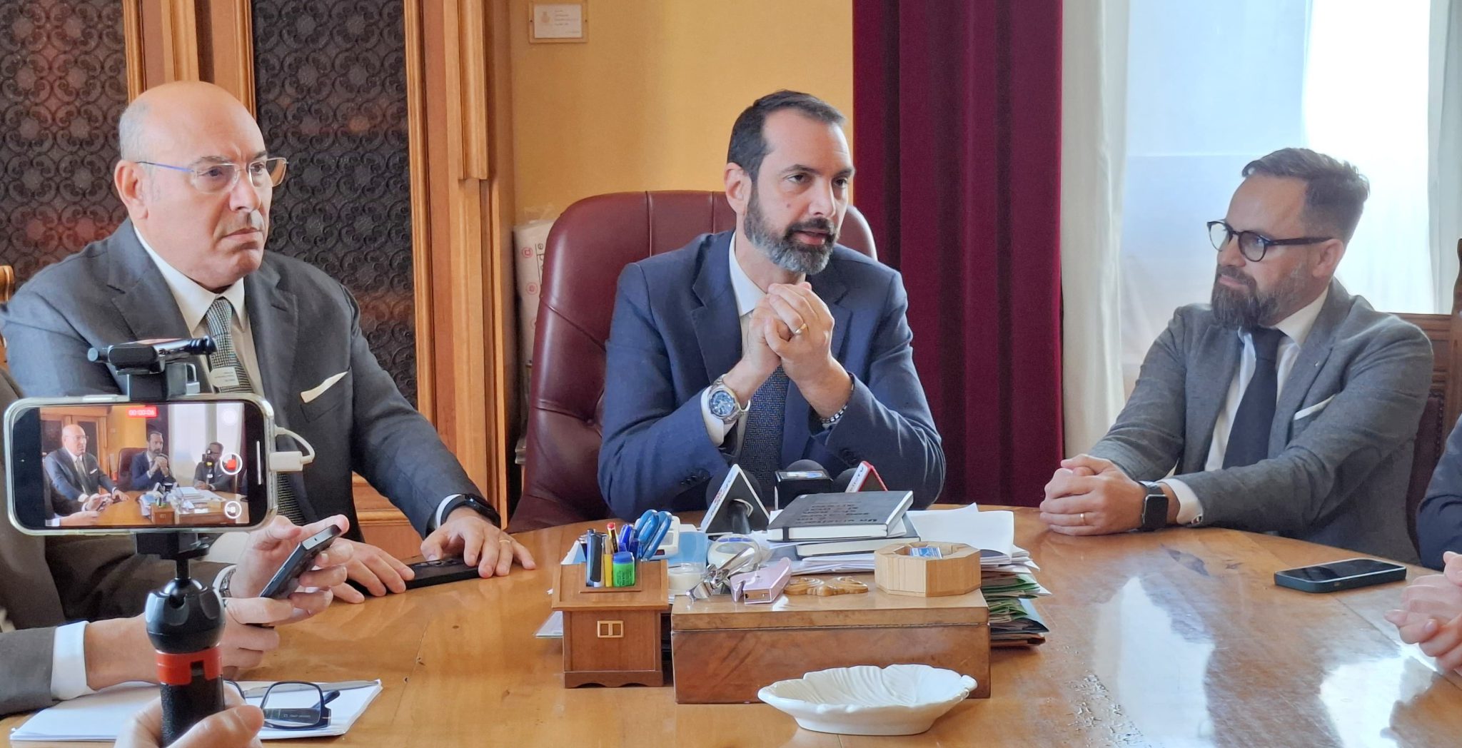 VIDEO Acr Messina, allarme penalizzazione: l'appello del sindaco Basile ...