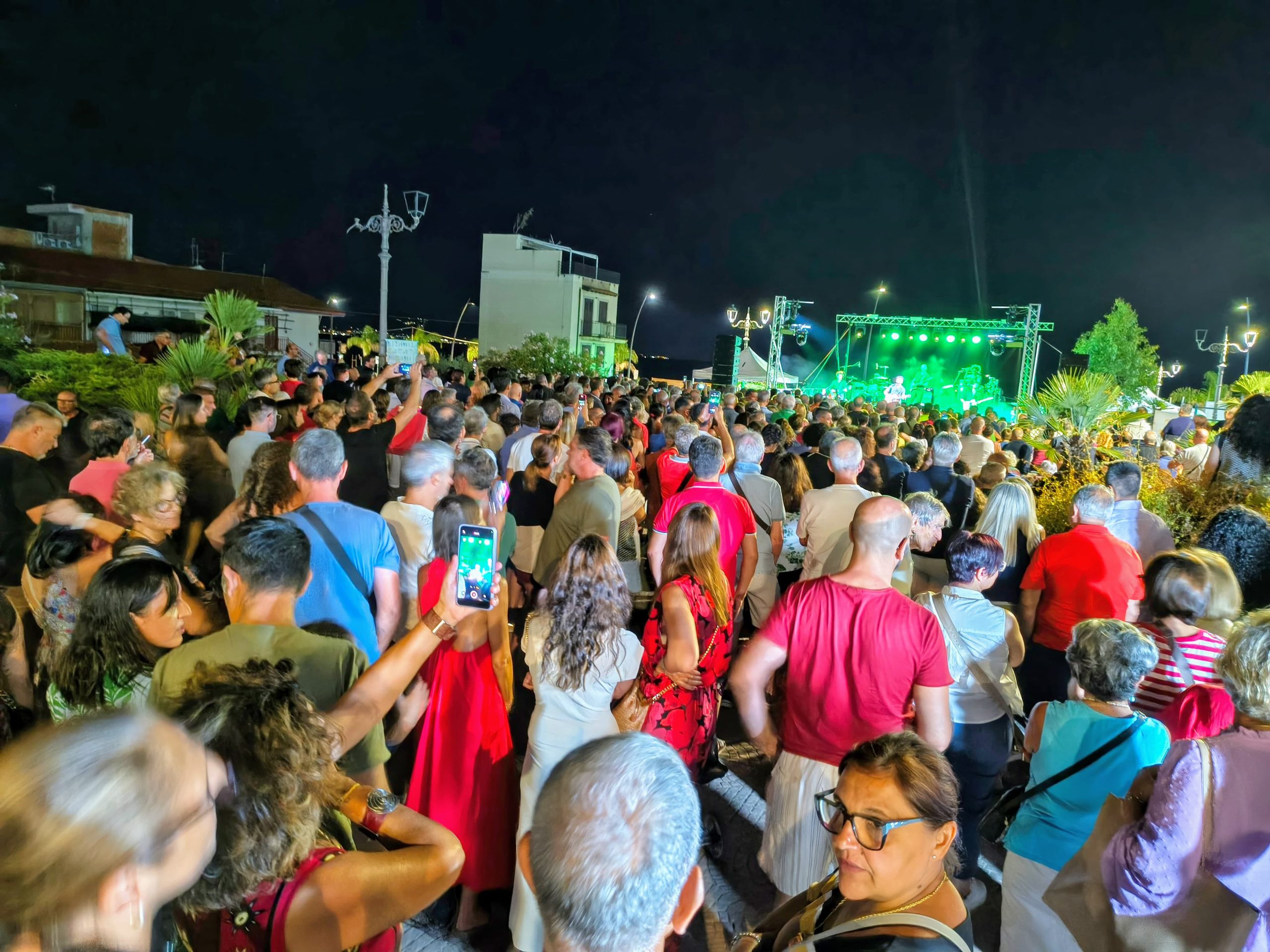 Roccalumera, successo per "Le Valli del Mito e della Musica" con Mario ...