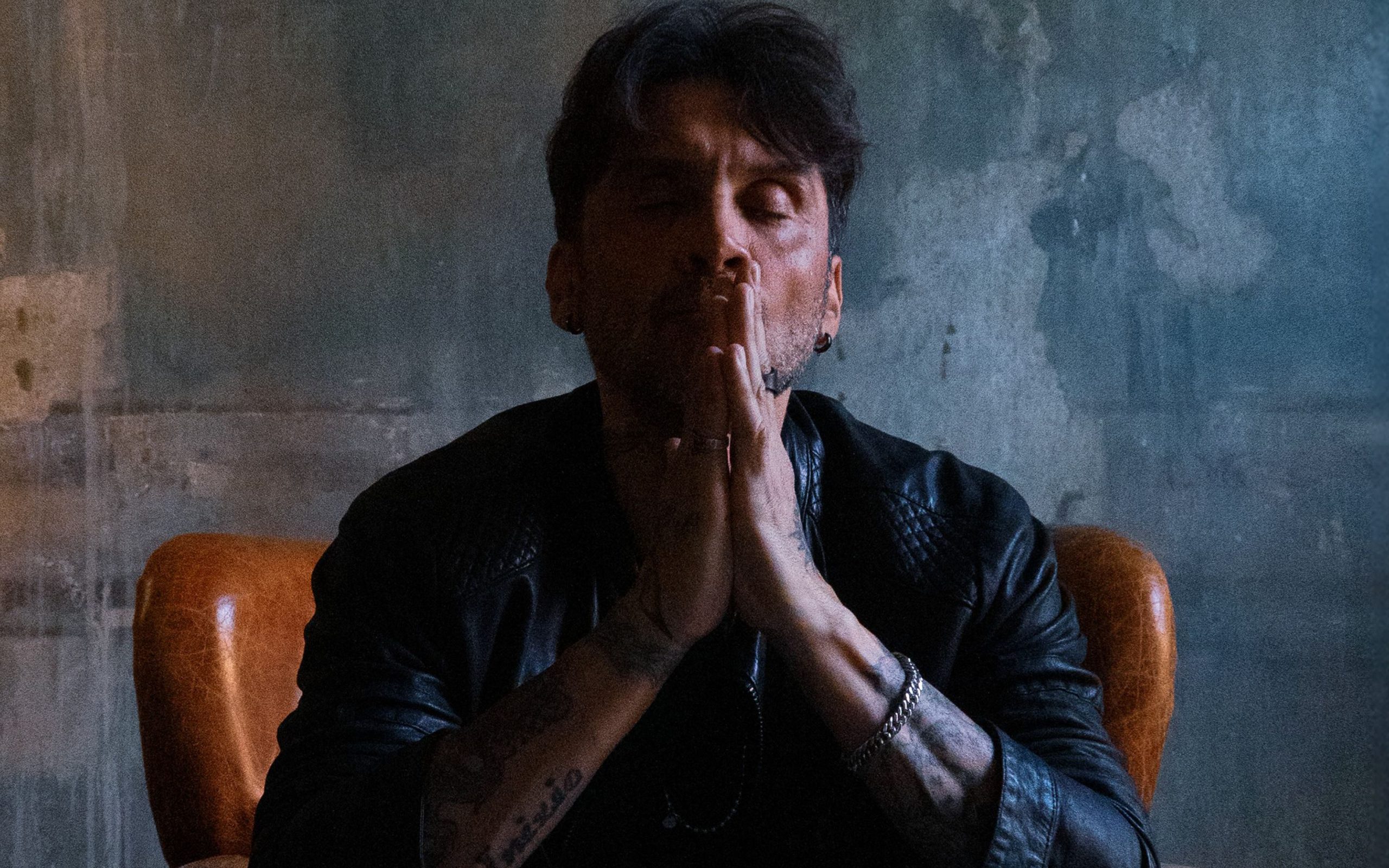 Fabrizio Moro torna con “Non ho paura di niente”, il nuovo singolo e un ...